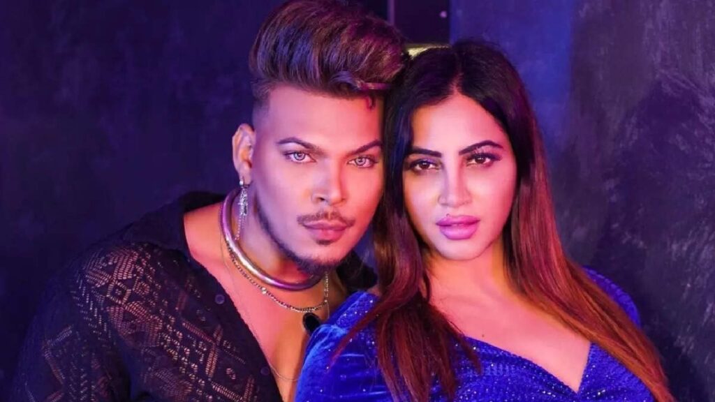 Bigg Boss fame Arshi Khan reacts to the rumors of her linkup with Eshan Masih; says, "He is just ...