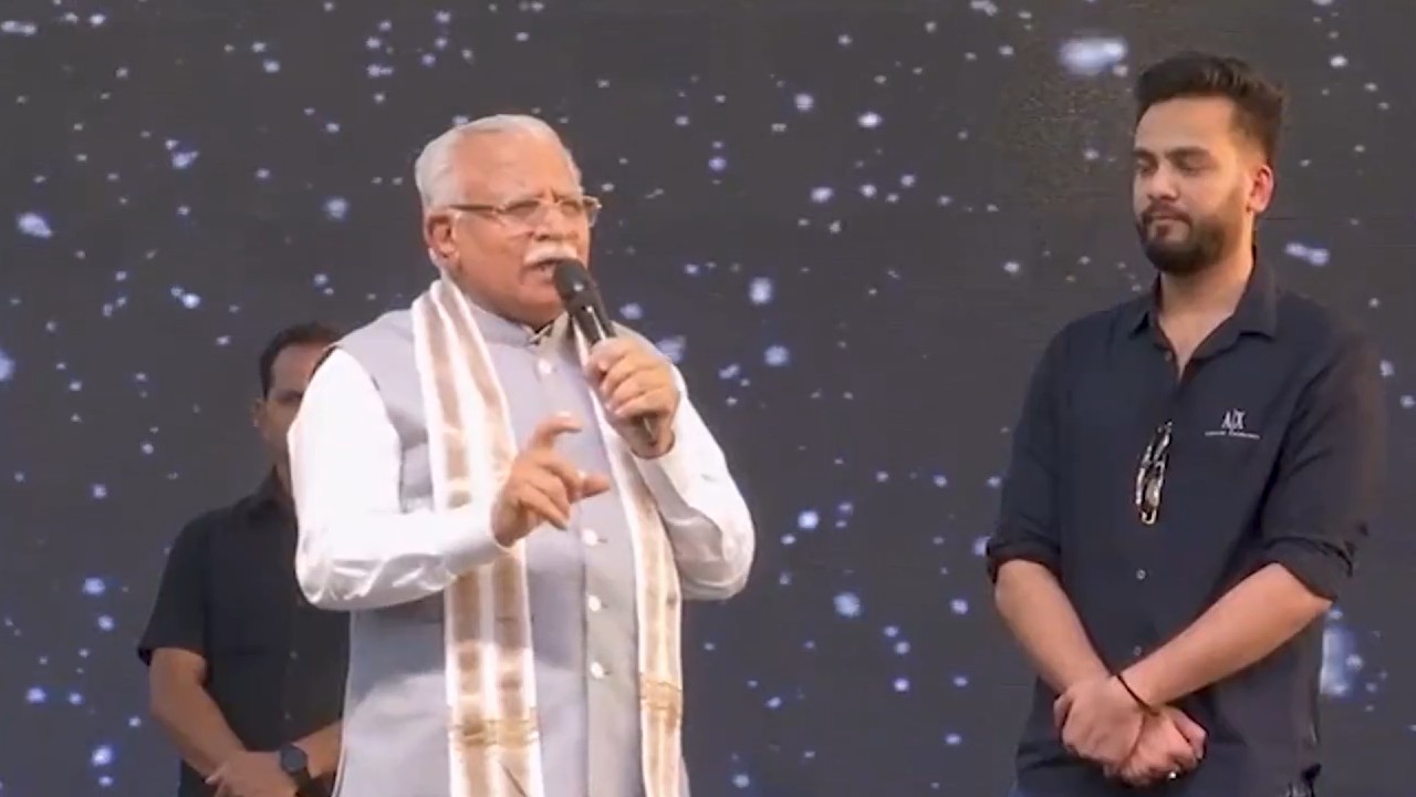 Massive turnout of Elvish Yadav's fans at Grand Meet-Up; Haryana CM Manohar Lal Khattar honors ...